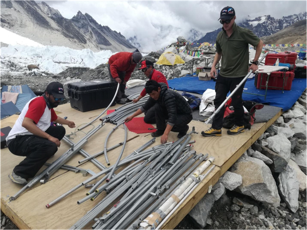 Everest ER: Medicine at the Top of the World – The Outdoor Journal